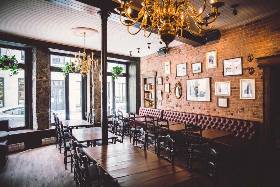 IAN Montreal Chapter Holiday Party at Pub Wolf & Workman | Ivey Alumni