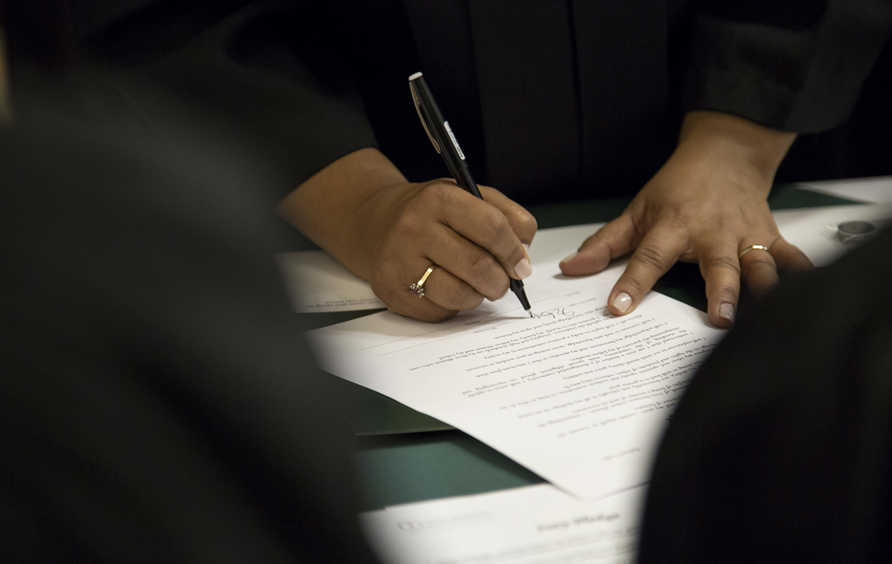 Ivey graduates take Pledge Ceremony tradition online | News & Events