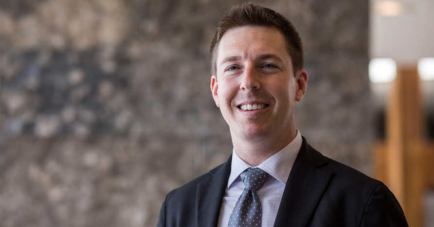 Ian Dunn recognized as bestselling case author | News & Events