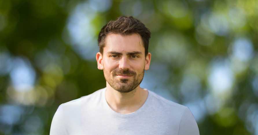 Derrick Emsley, HBA ’12, receives inaugural Worldchangers Award | News ...