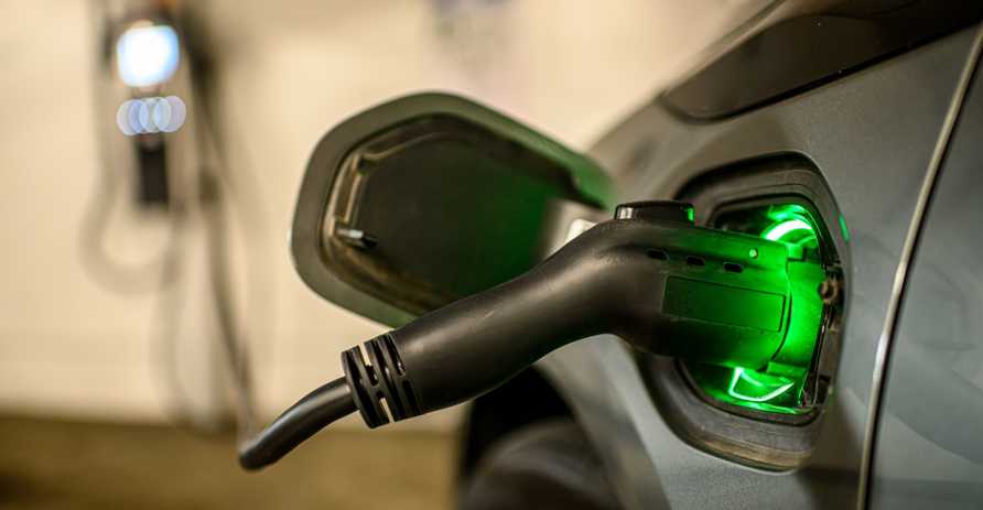 As new vehicle sales decrease, more Canadians could turn to EVs to save ...
